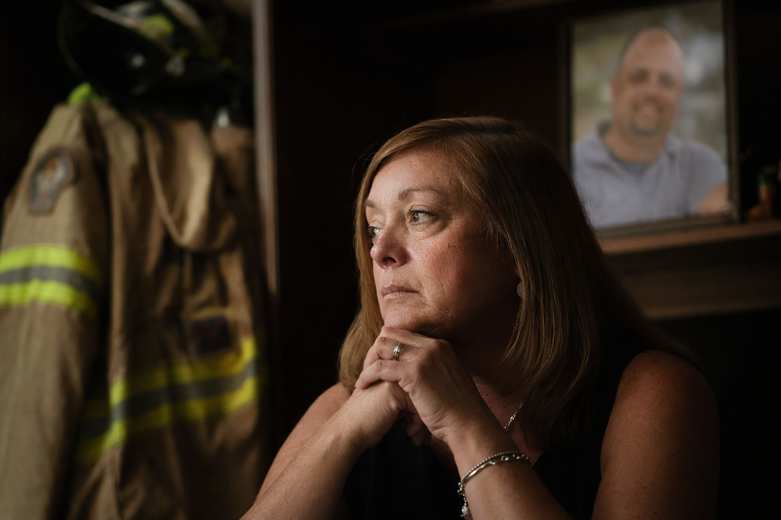 Widow of firefighter killed at Trump rally demands Secret Service ...