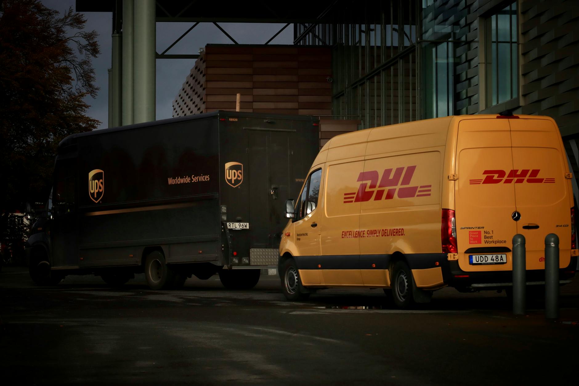 DHL, FedEx and UPS urge EU to delay low-value parcel rules | Prism News
