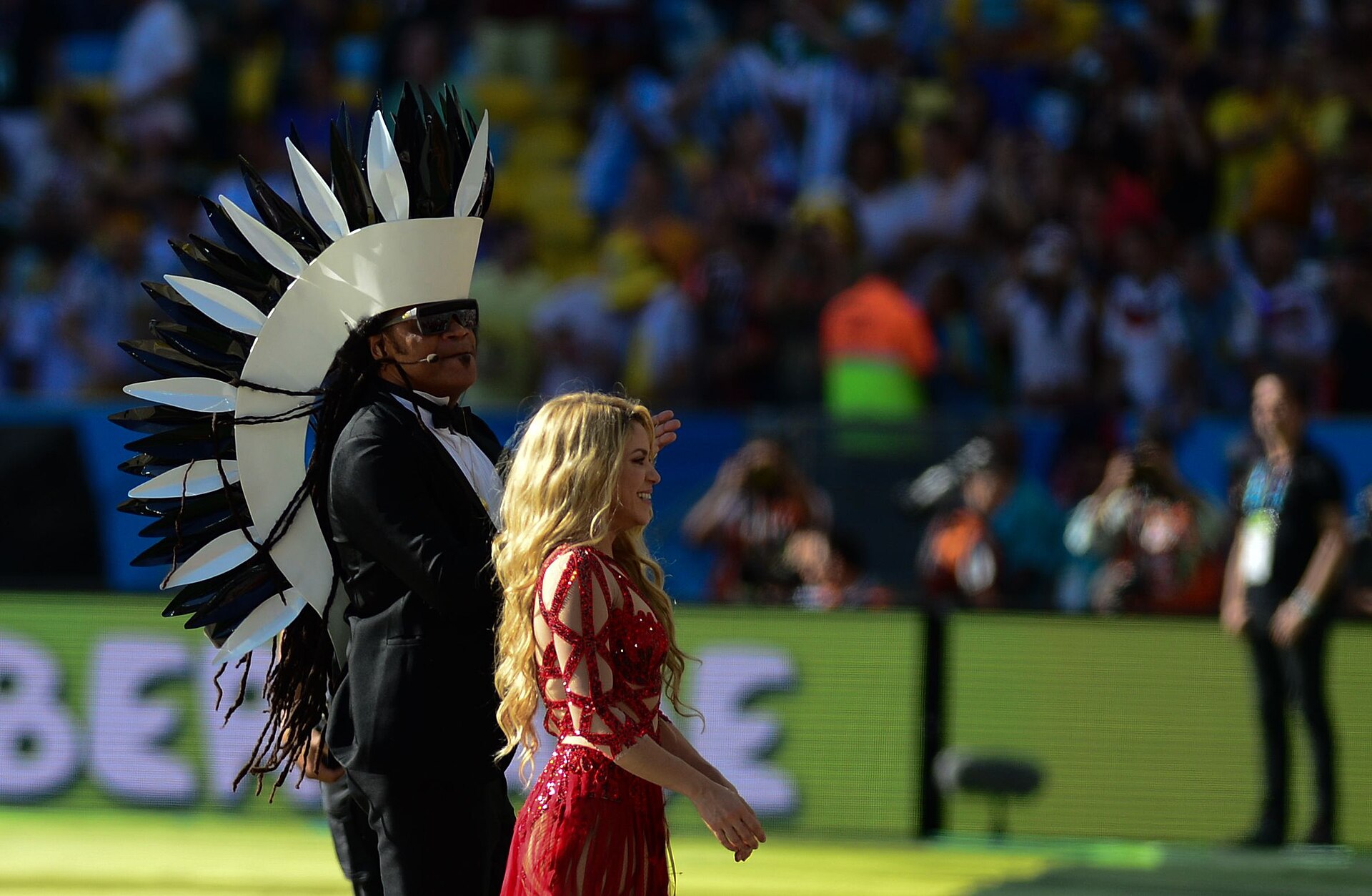 Shakira draws millions to Rio Copacabana beach concert, boosts economy ...